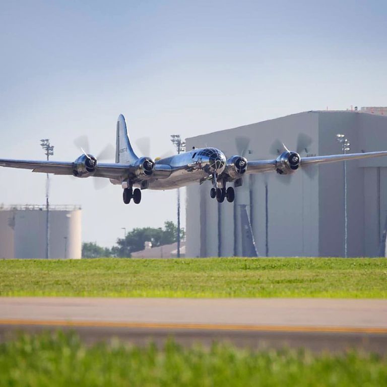 VIDEO: Doc performs high speed flight and arrives at Wichita's ...